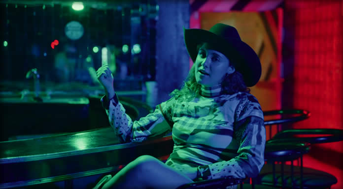 RENEE Estrena Su Nuevo Sencillo Y Video: "El Club" - PipiloPop.com