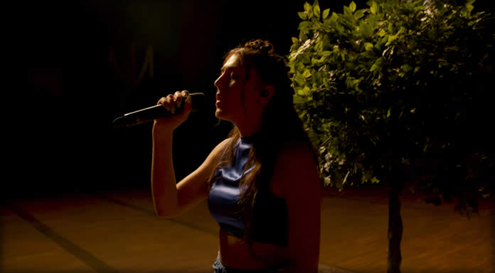 Queralt Lahoz Estrena Su Nuevo Sencillo Y Video: "Vendavales" - PipiloPop.com